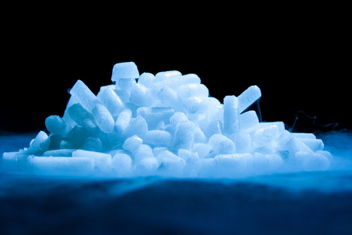 Zusammensetzung, Nutzung, Gefahren – alles Infos zu Trockeneis - Wir.Hier.