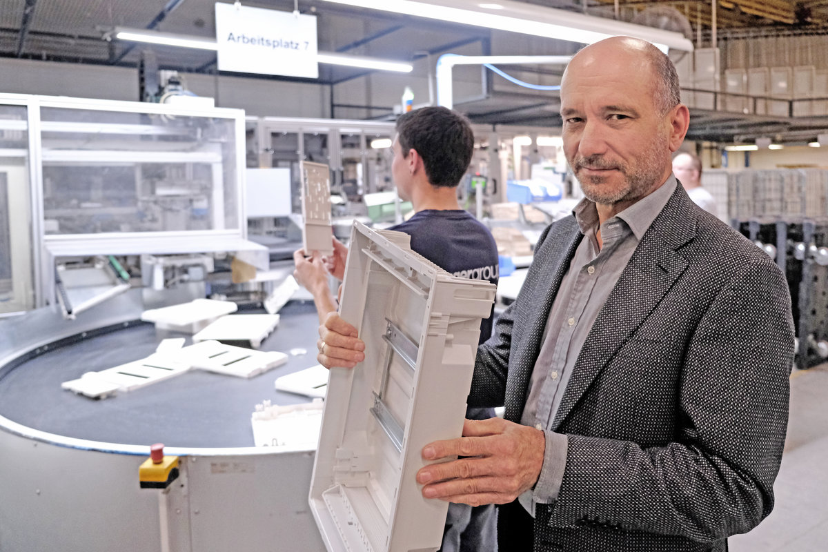 Hager-Group recycelt Kunststoff